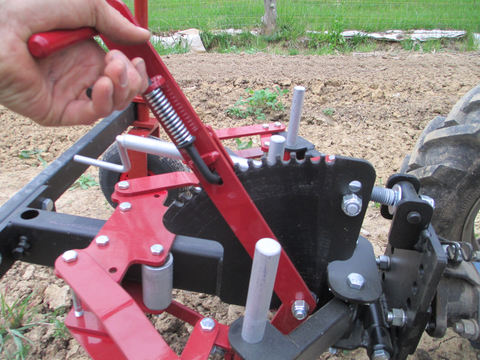 Adjustable-Frame Cultivator - Earth Tools